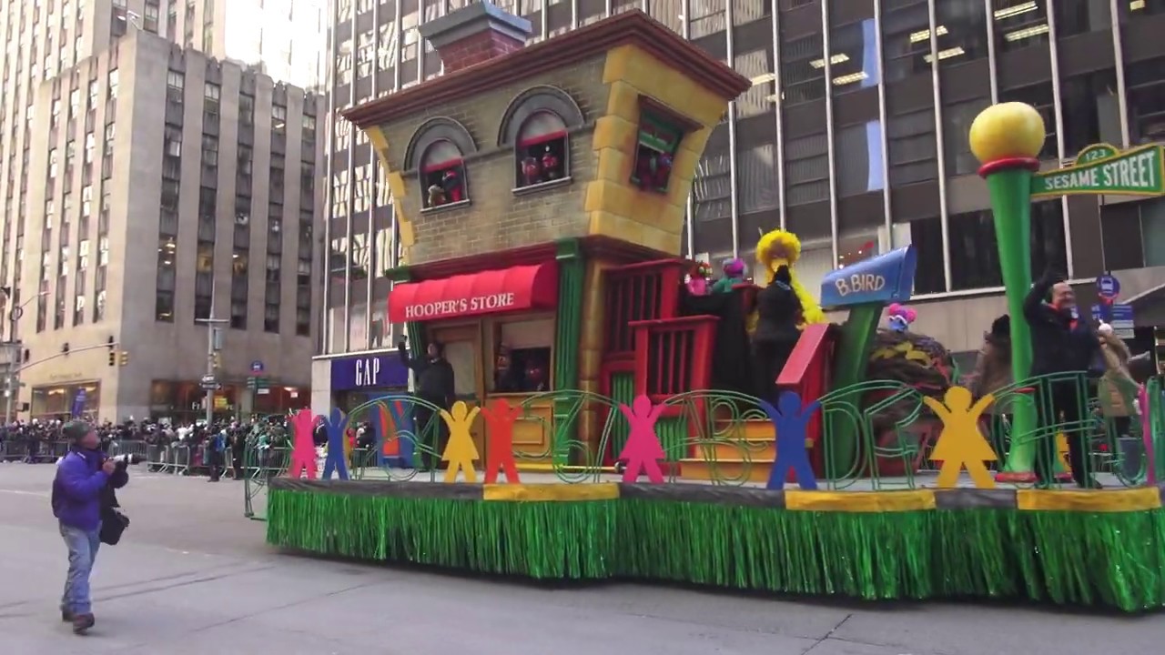 Macy's Thanksgiving Parade 2018 New York City, Balloons - YouTube