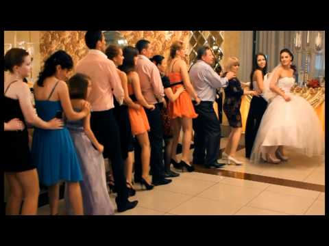 formatia traditional dans pinguinul