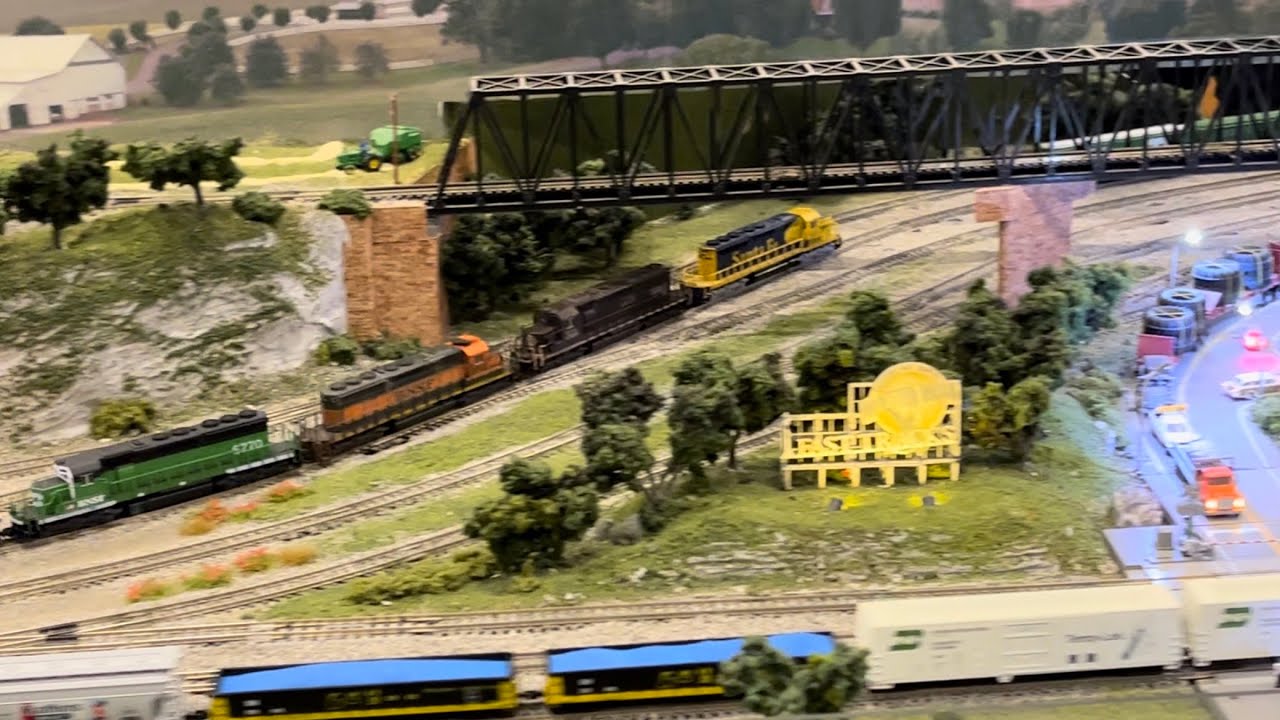 Vancouver Model Train Expo - YouTube