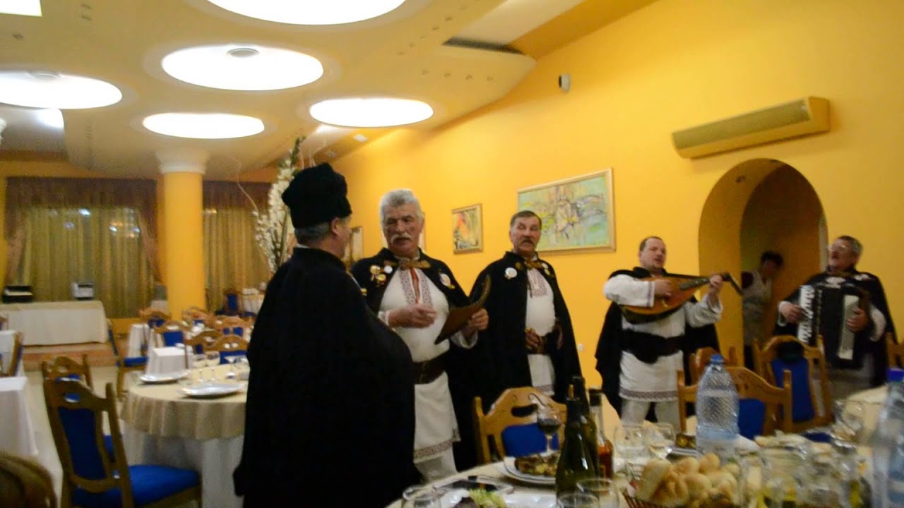 Sub poale de codru verde-Haiducii din Costesti - YouTube