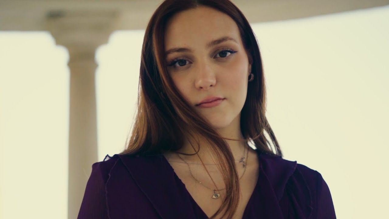 Esas veces - Meli D’Melania (Video Oficial) Prod. Alexio - YouTube