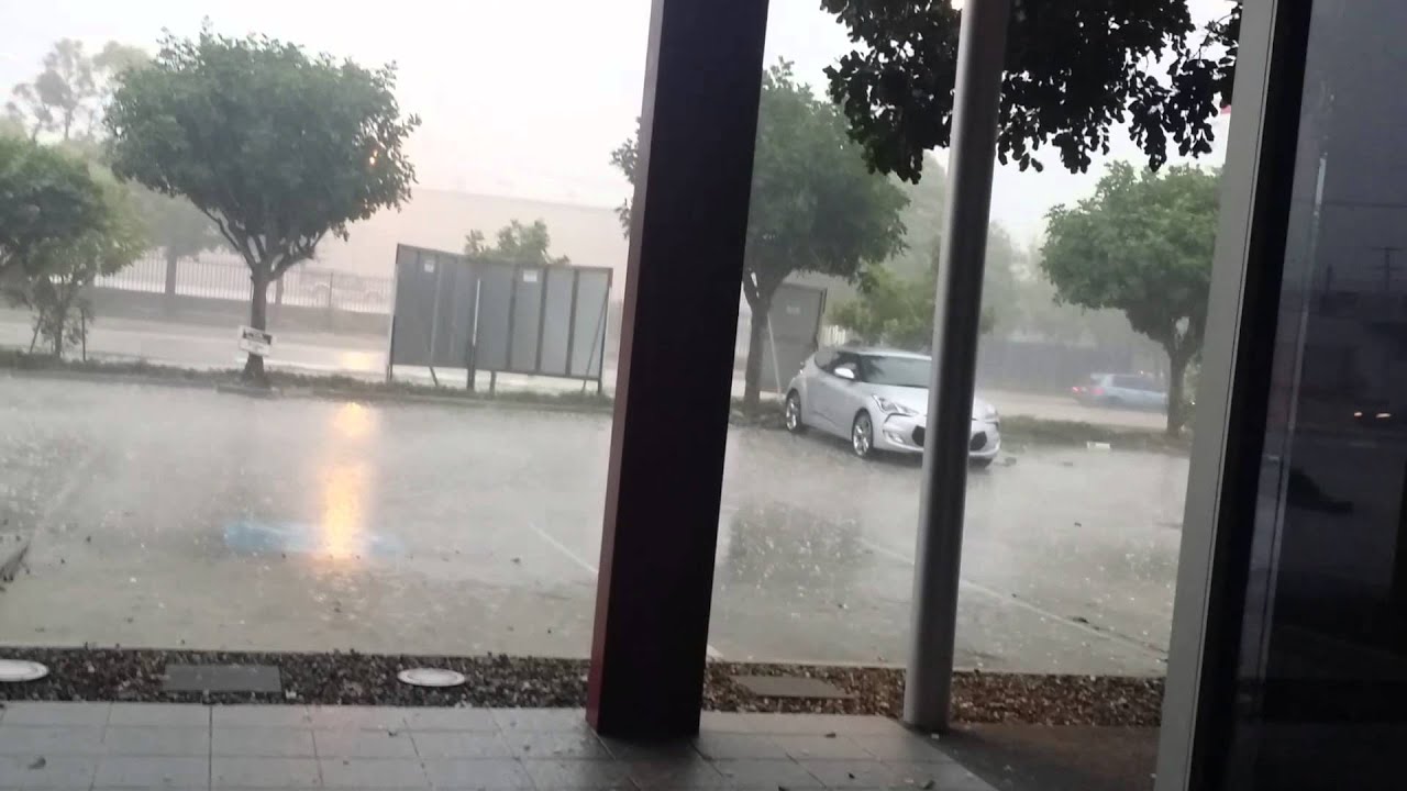 Brisbane hail storm 27.11.2014 - YouTube