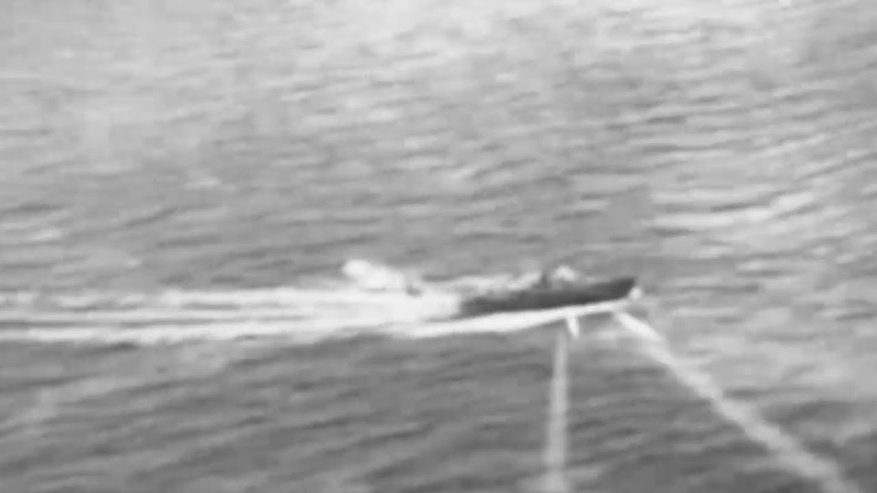 WW2 boat strafe 1941 (Original and Colourised) (War thunder) - YouTube