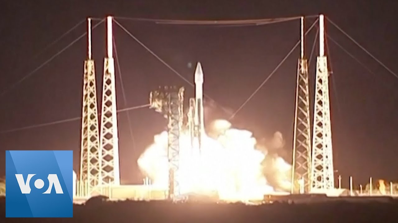 NASA-ESA Probe Blasts Off Headed For the Sun - YouTube