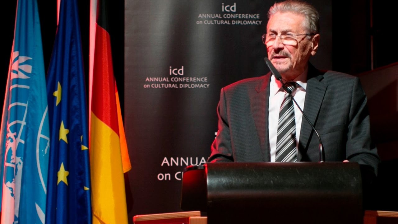 Emil Constantinescu (President of Romania, 1996-2000) - YouTube