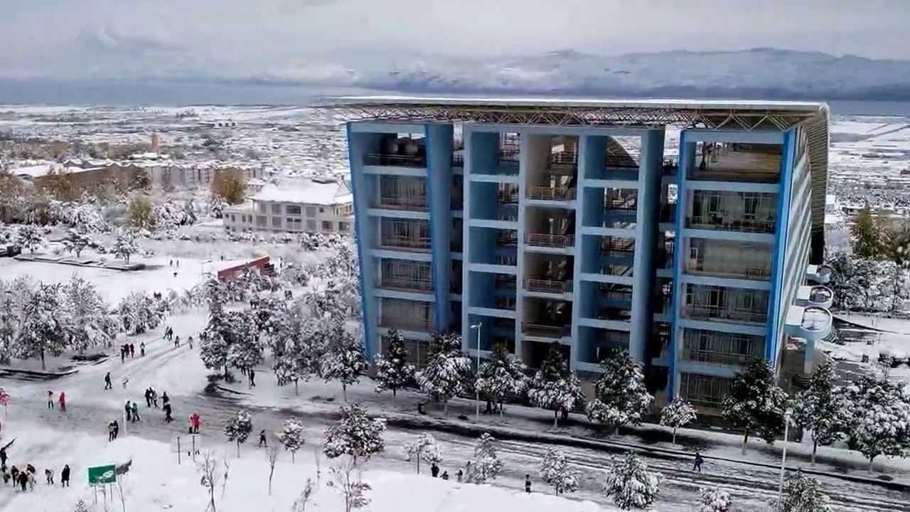 Beautiful snow Dali University，China - YouTube