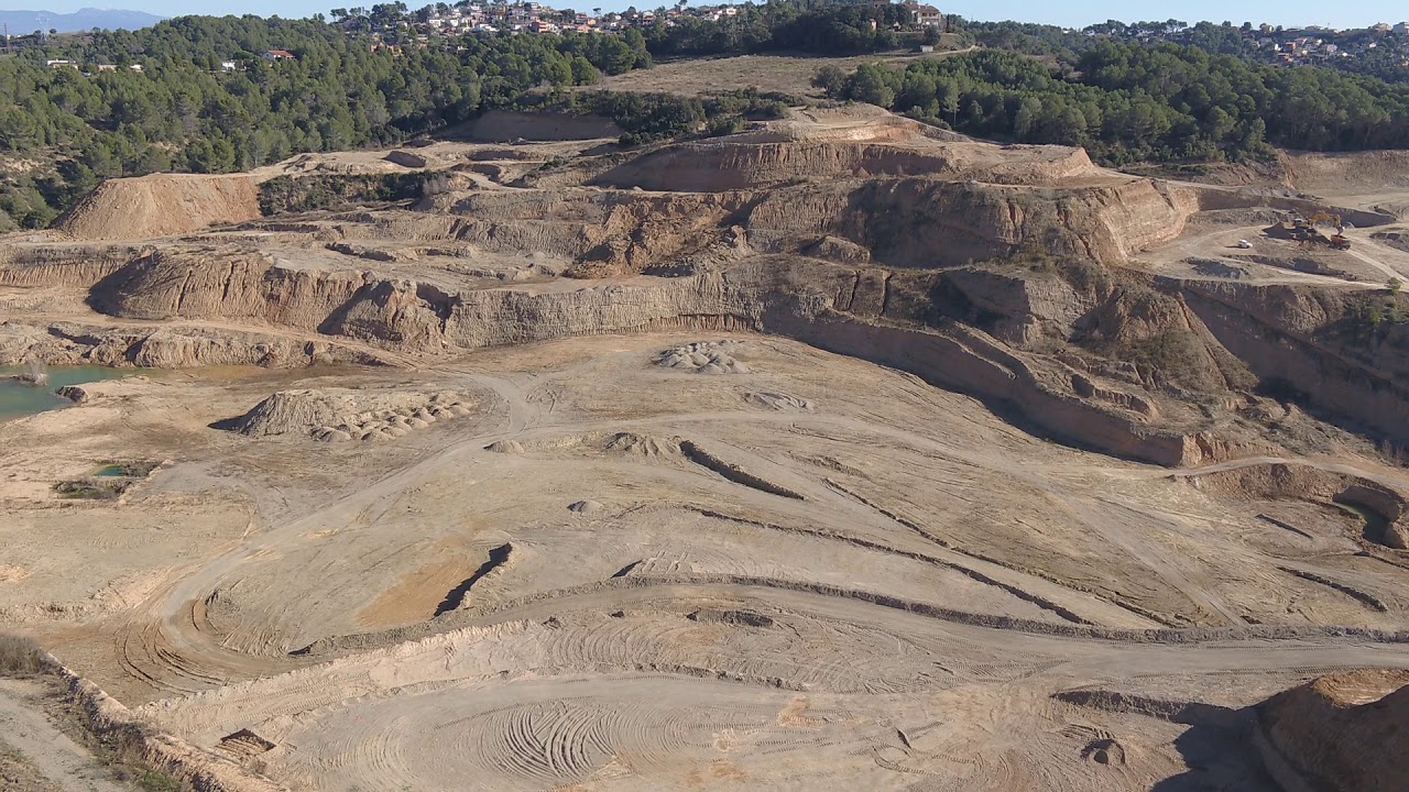 Vista aérea de la cantera - YouTube