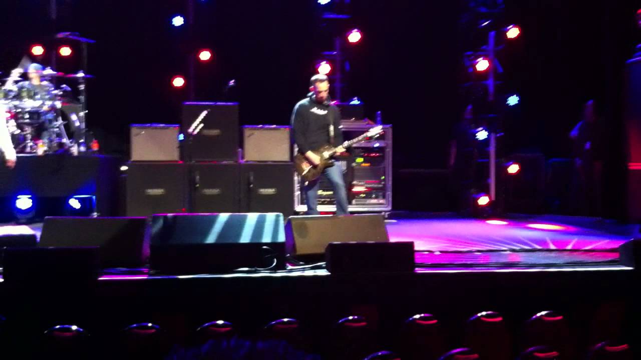 Creed - Beautiful (sound check) - 4/14/2012 Chicago Theatre - YouTube