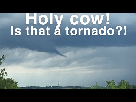 Funnel Cloud & Sketchy Skies near Melby, MN. Tornado Conditions, Lake ...