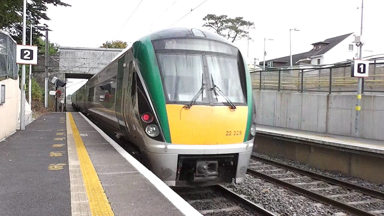 IE 22000 Class ICR Train number 22225 - Portmarnock, Dublin - YouTube