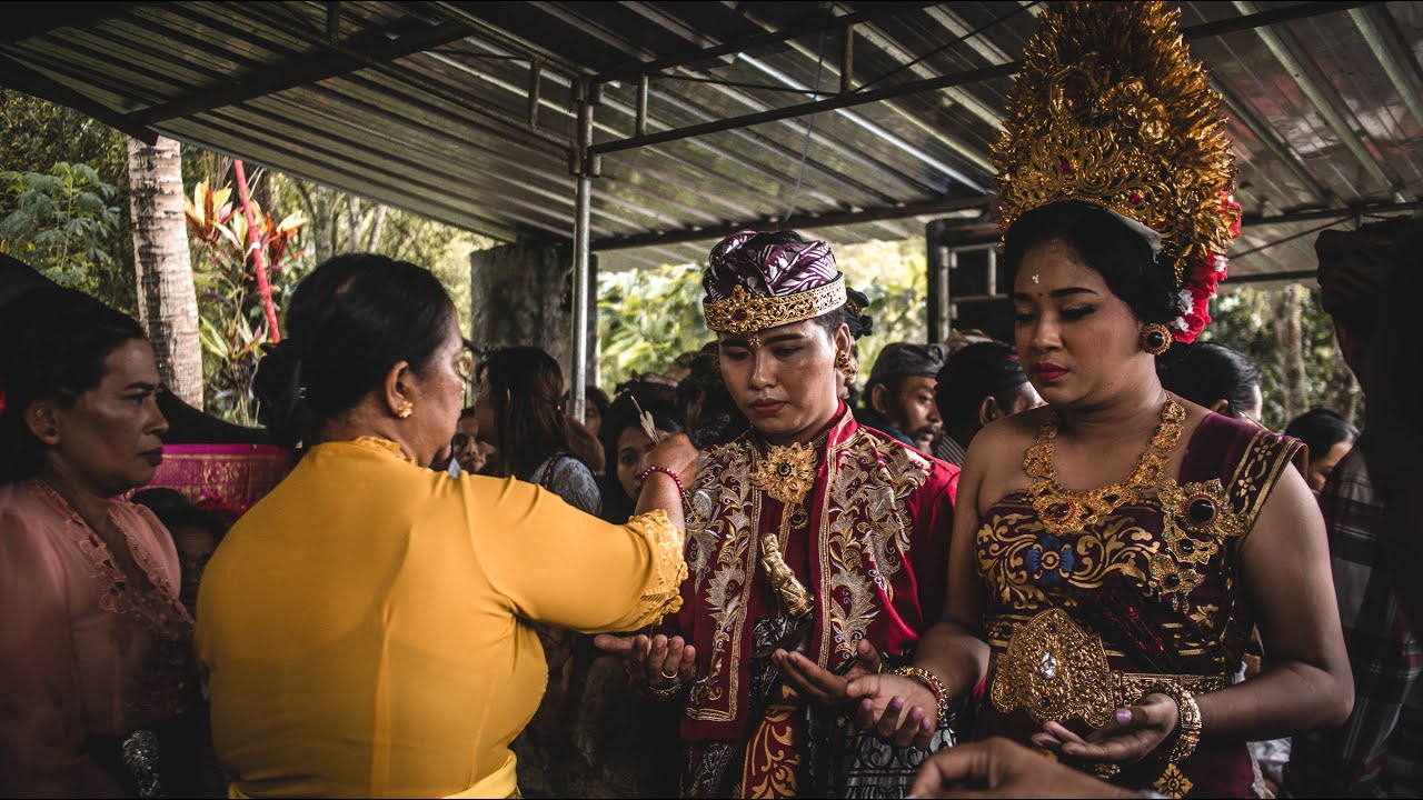 Wedding Bali Cinematic / Eka & Devi / Canon EOS M100 + Lensa Fix 22MM - YouTube