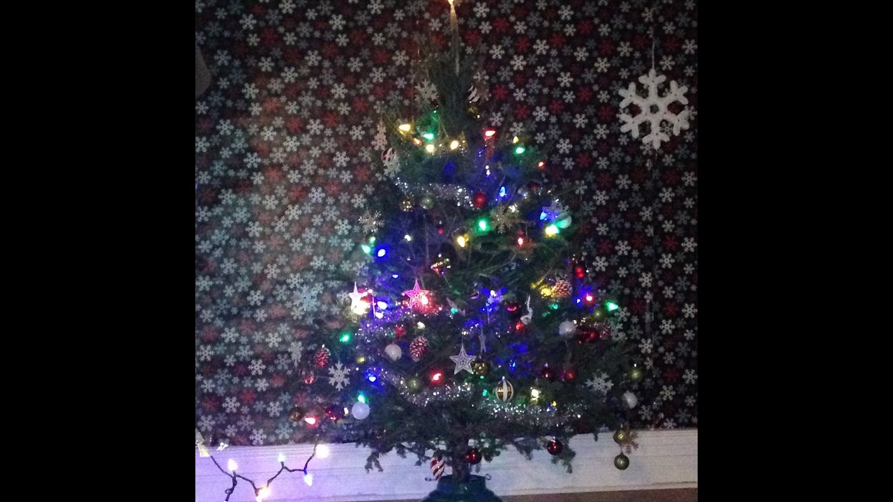 Decorating the Christmas Tree - YouTube
