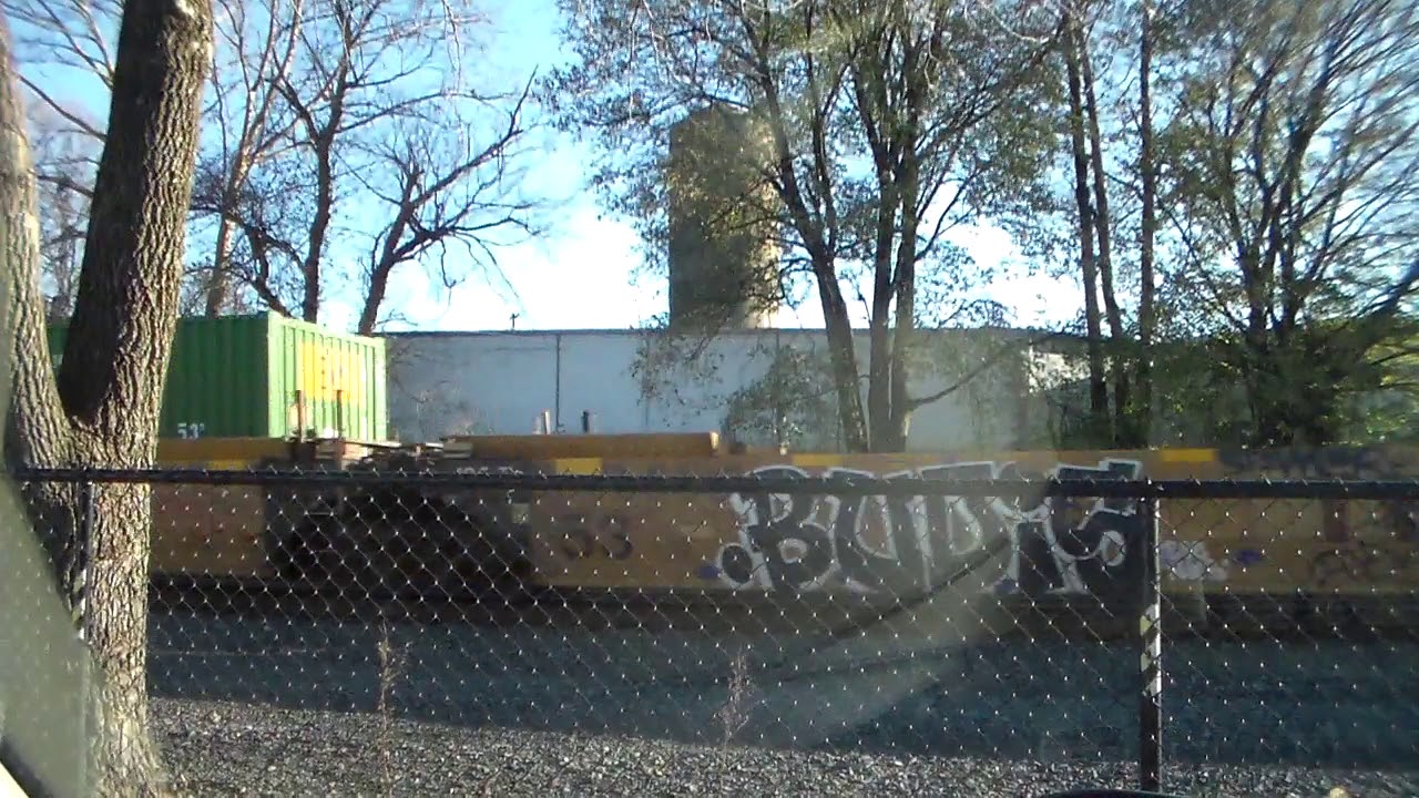 Westbound intermodal with NS 7709 as the leader - YouTube