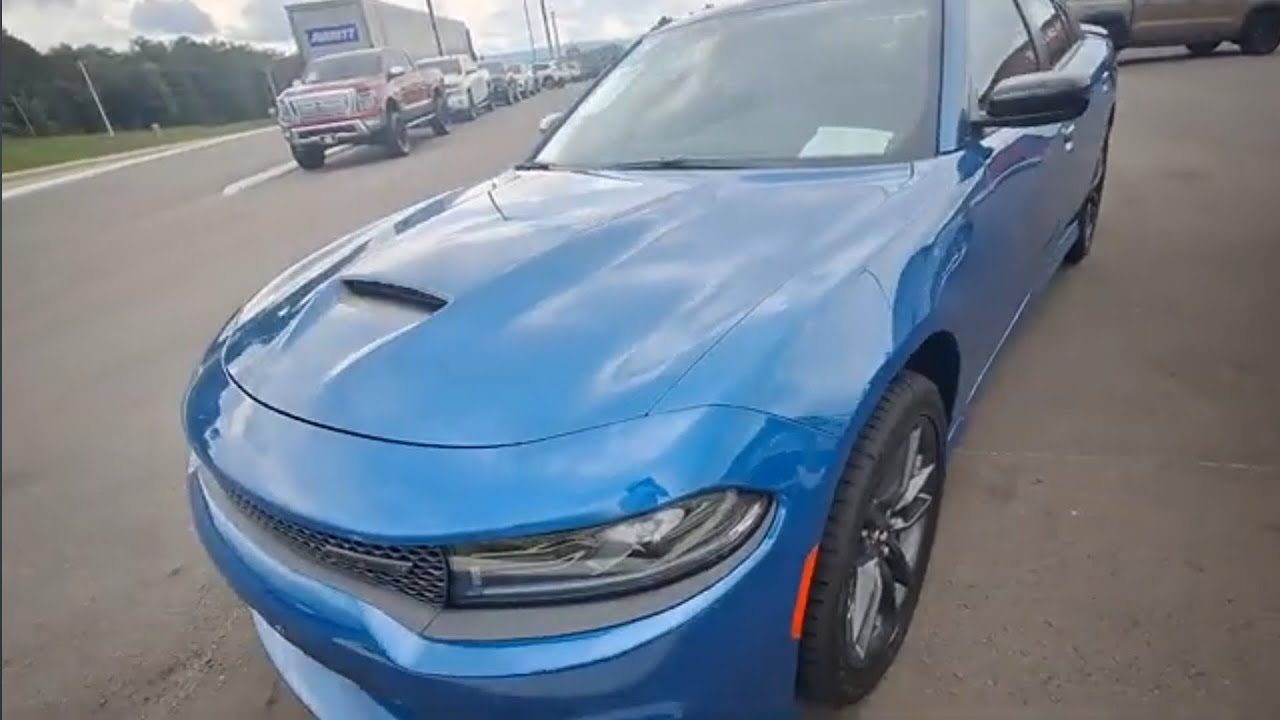 I'm at East Tennessee Auto Outlet doing a quick Walk around and check ...