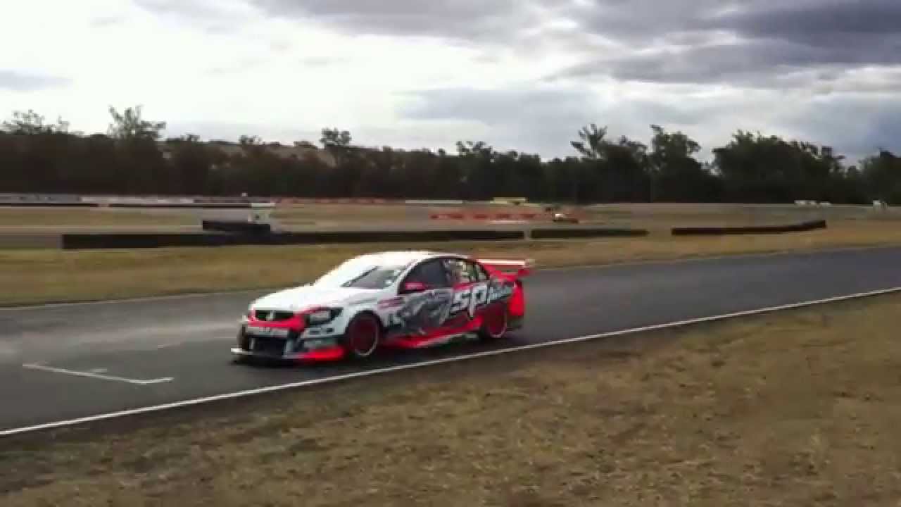 V8 Supercar Track Day Hot Laps - YouTube