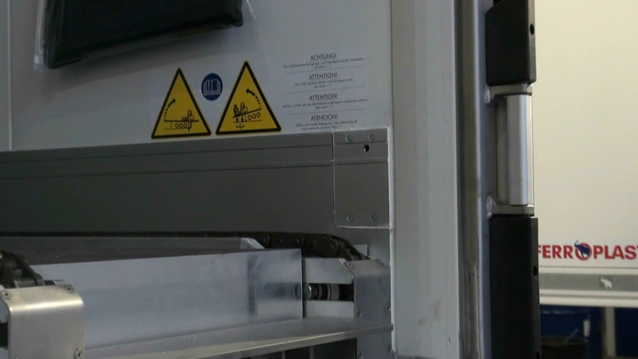 A-Service - Automatic loading and unloading chain system in standard ...