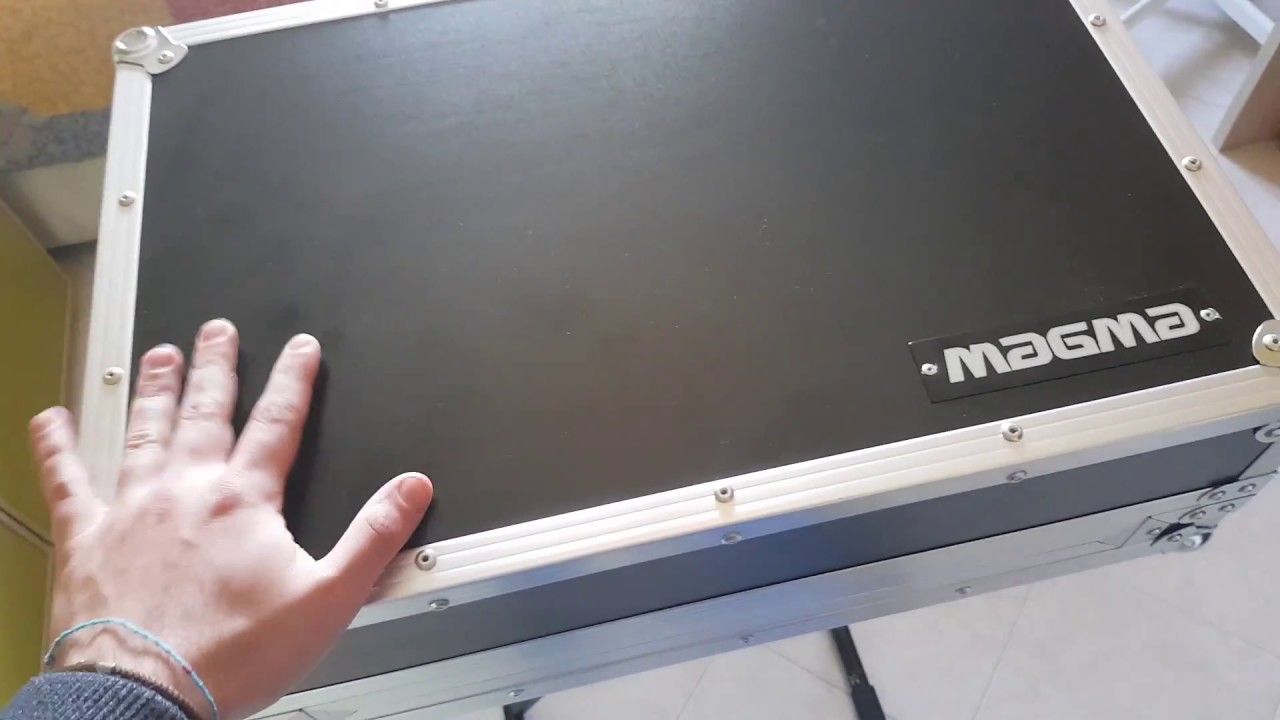 Denon Mc-4000 + Magma Dj Controller S2 Workstation - YouTube