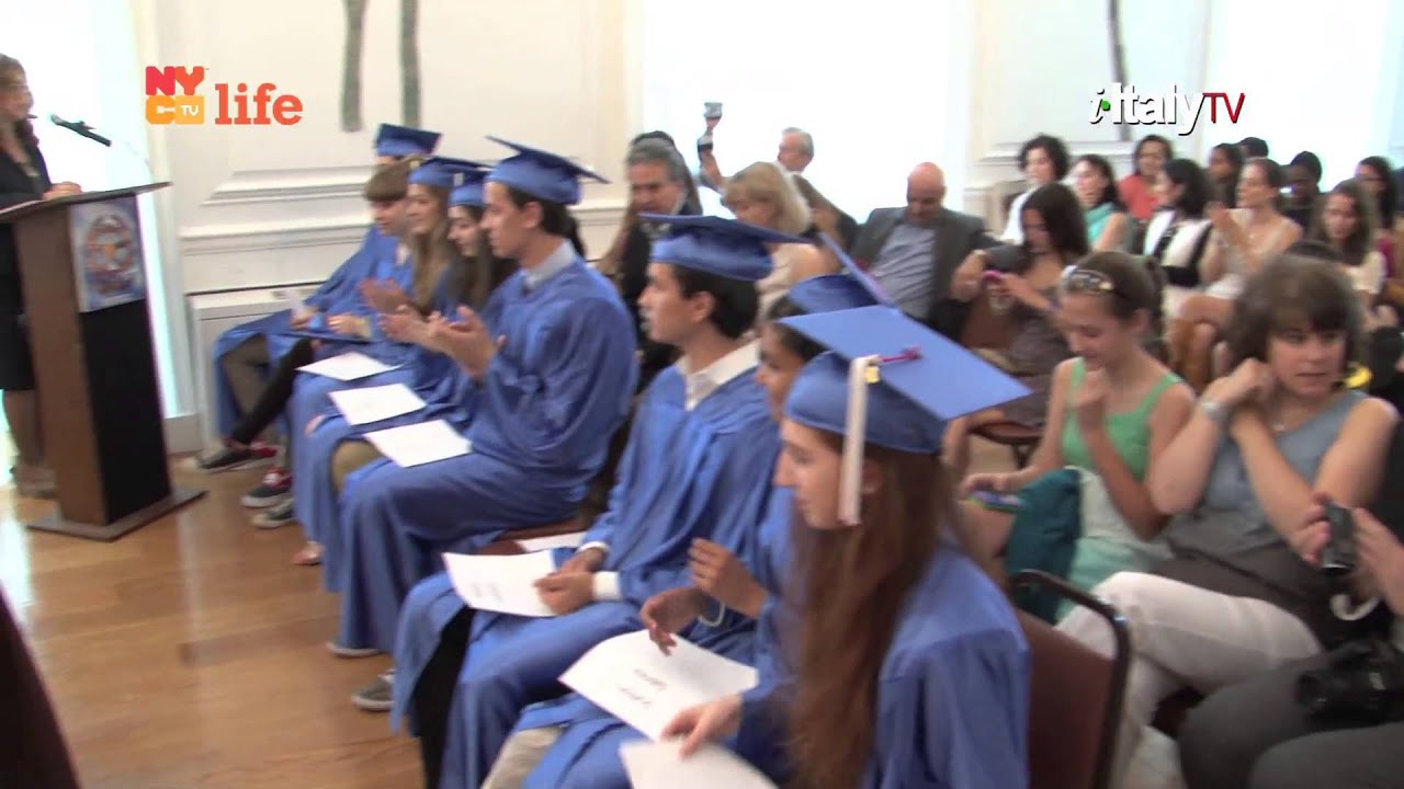 Scuola d'Italia Guglielmo Marconi - Let's Graduate! - YouTube
