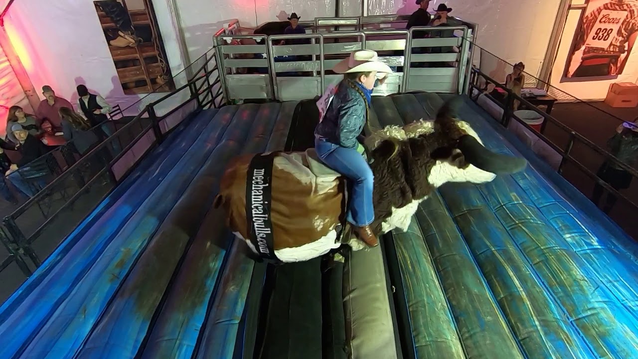 Going Berzerk on Berzerk the mechanical Super Bull WNFR 2018 - YouTube