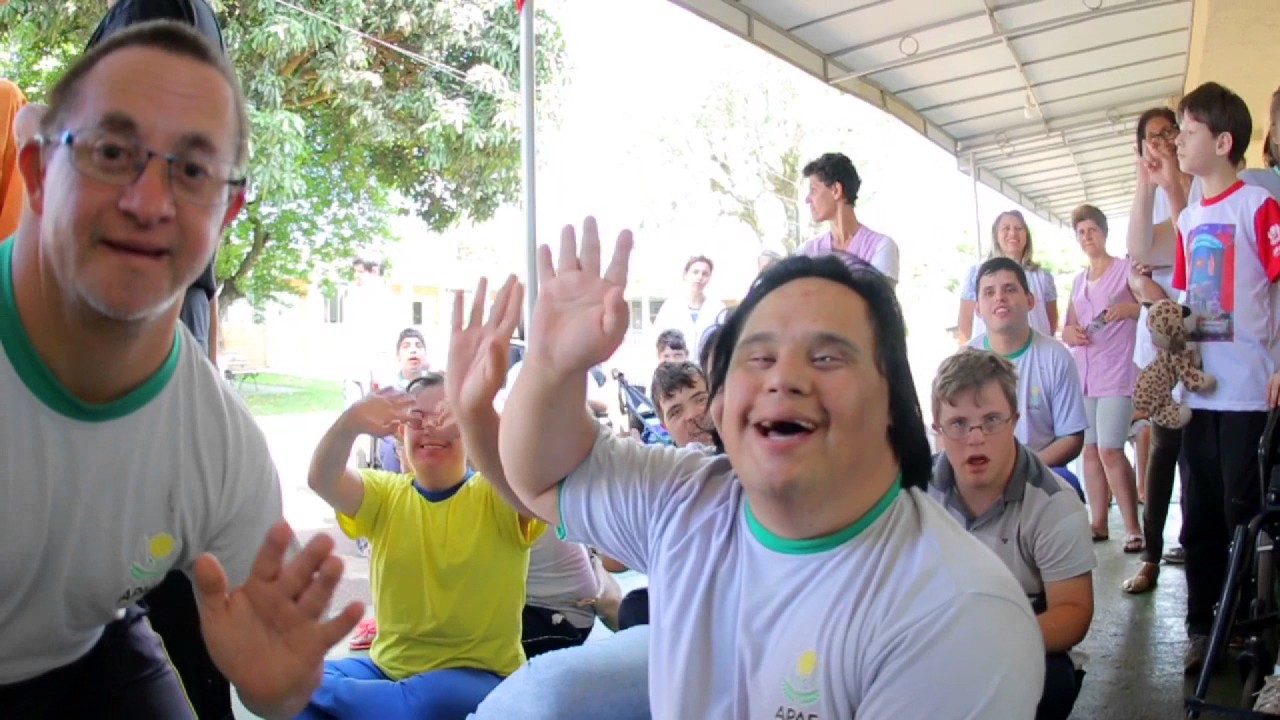 Golden Life Studio APAE Cascavel- Brasil - YouTube