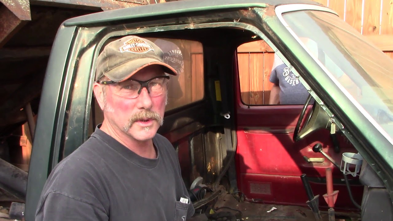 Dumpy Gets New Cab Corner and Box Work - YouTube