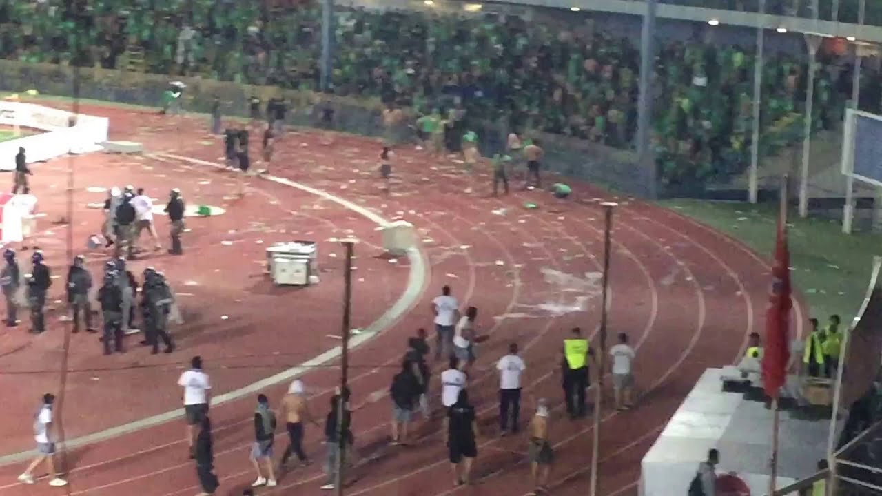 apollon omonoia 18/05/2016 Hooligans with police - YouTube