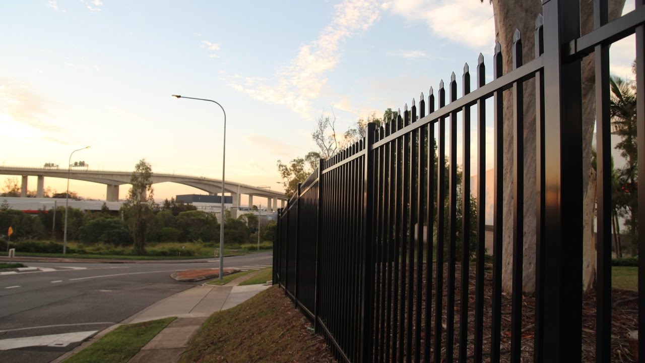 Bluedog SecuraTop security fencing Port of Brisbane - YouTube