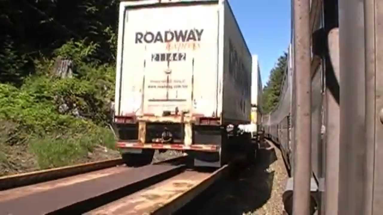 Amtrak BNSF meet on Stevens Pass - YouTube