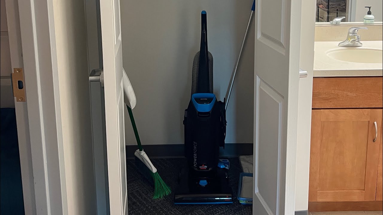 Bissell PowerForce Bagged 1739 college dorm suite living room and ...