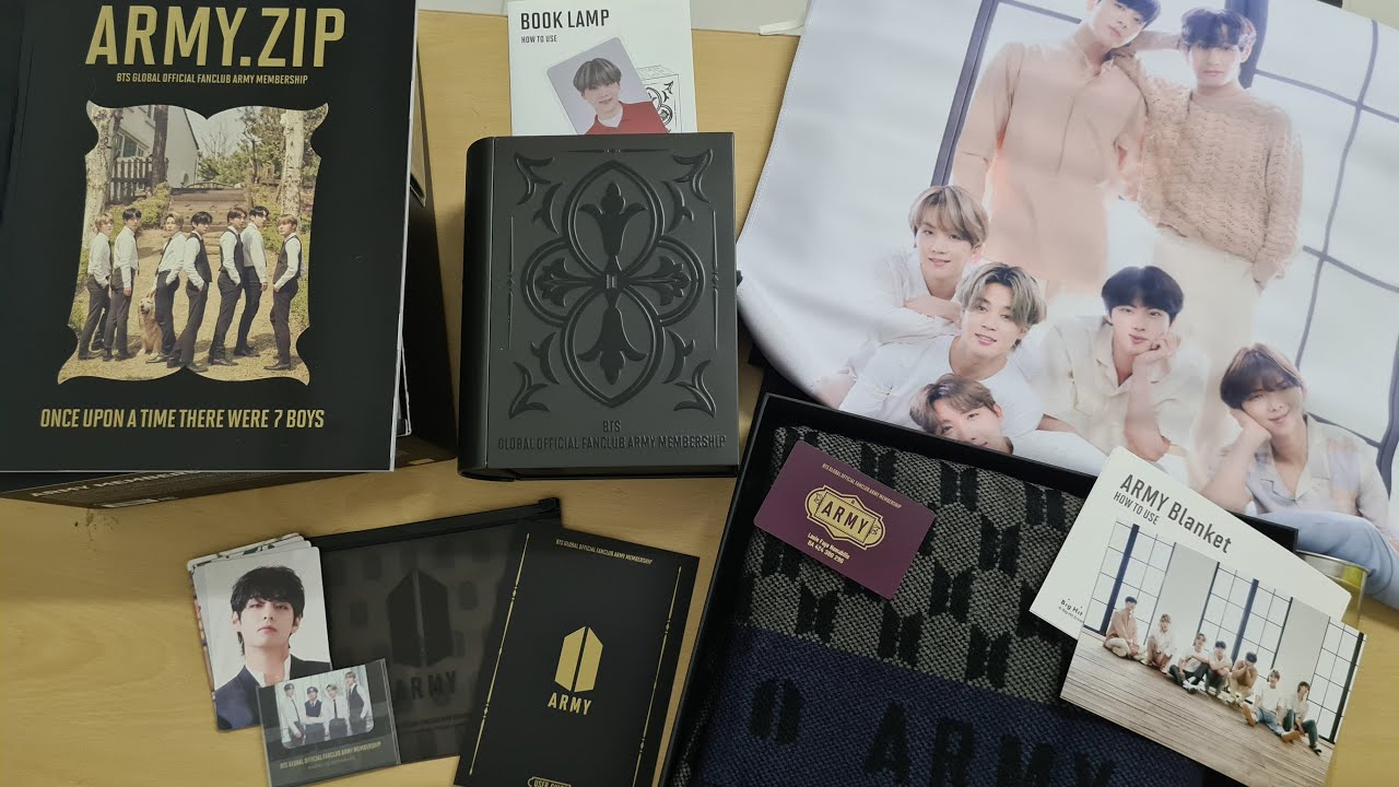 UNBOXING OFFICIAL BTS ARMY MEMBERSHIP KIT (7th ARMY KIT) + MERCH BOX 01 ...