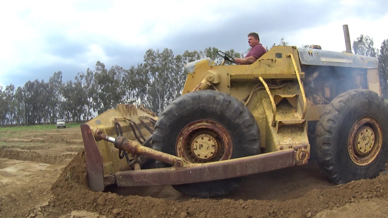 Allis Chalmers Wheel Dozer in action - YouTube