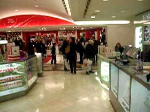 Bede's sparrow flies through Macy's - YouTube