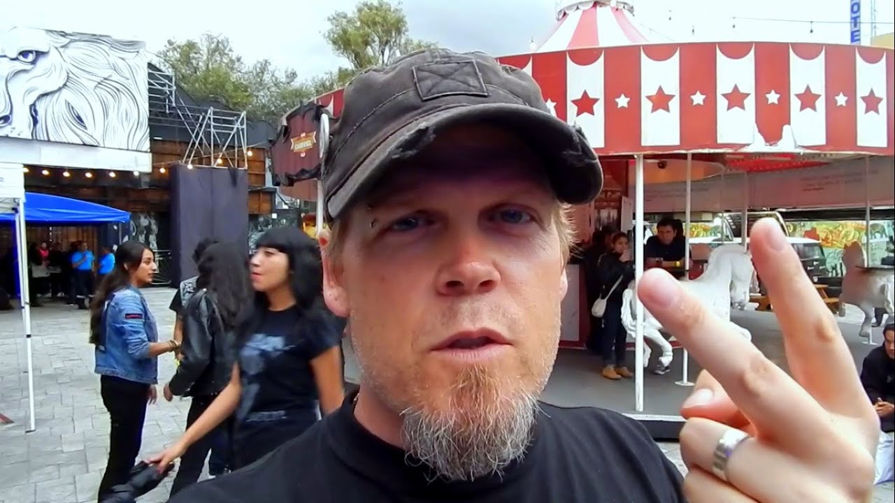 Venom - Mexico City 2016 - Tour of official merch stands & venue - YouTube