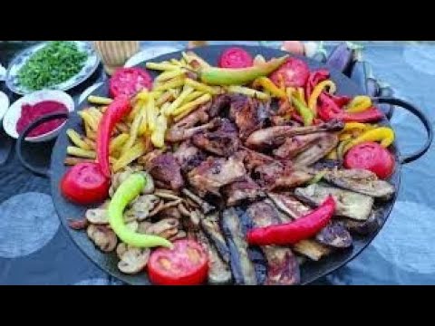 Sac içi kənd toyuğu-(Azərbaycan mətbəxi-sacda qızardılmış toyuq əti ilə tərəvəzlər)