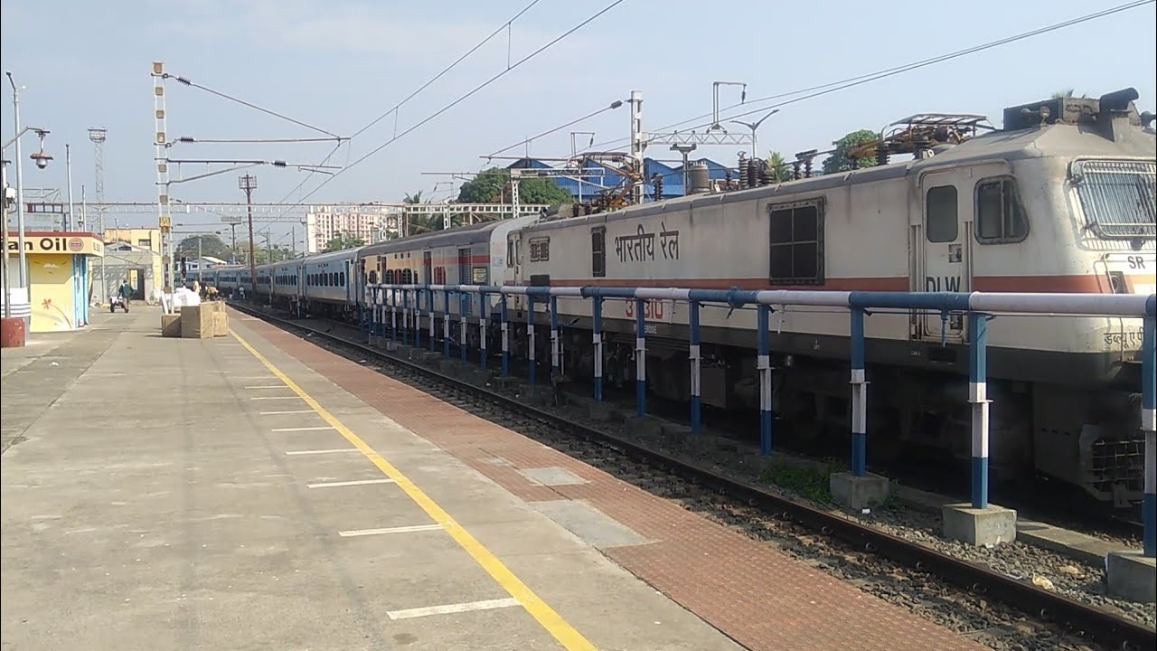 16302 Venad Express entering Ernakulam Junction | Loco reversal - YouTube
