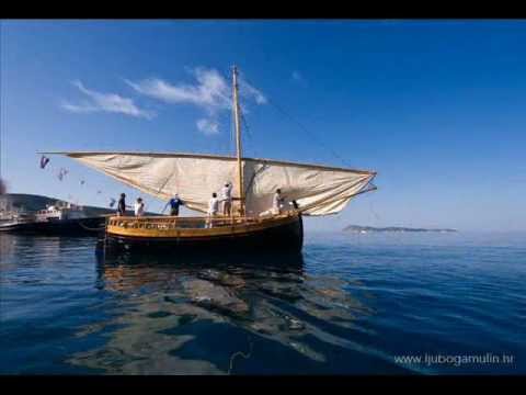 Traditional sailboat bracera "Our Lady of the Sea" - YouTube