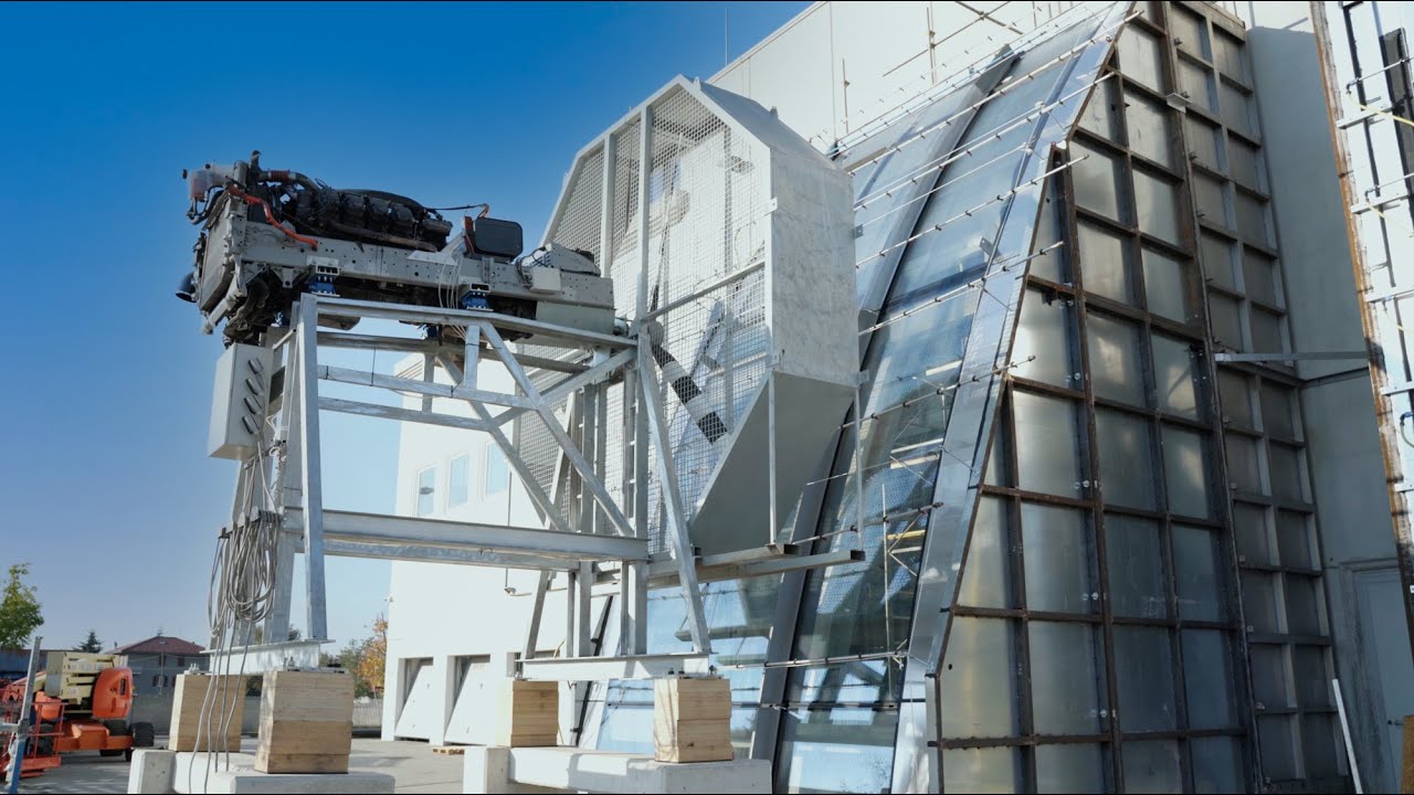 AAMA 501.1 - CWCT Water Penetration Testing - YouTube