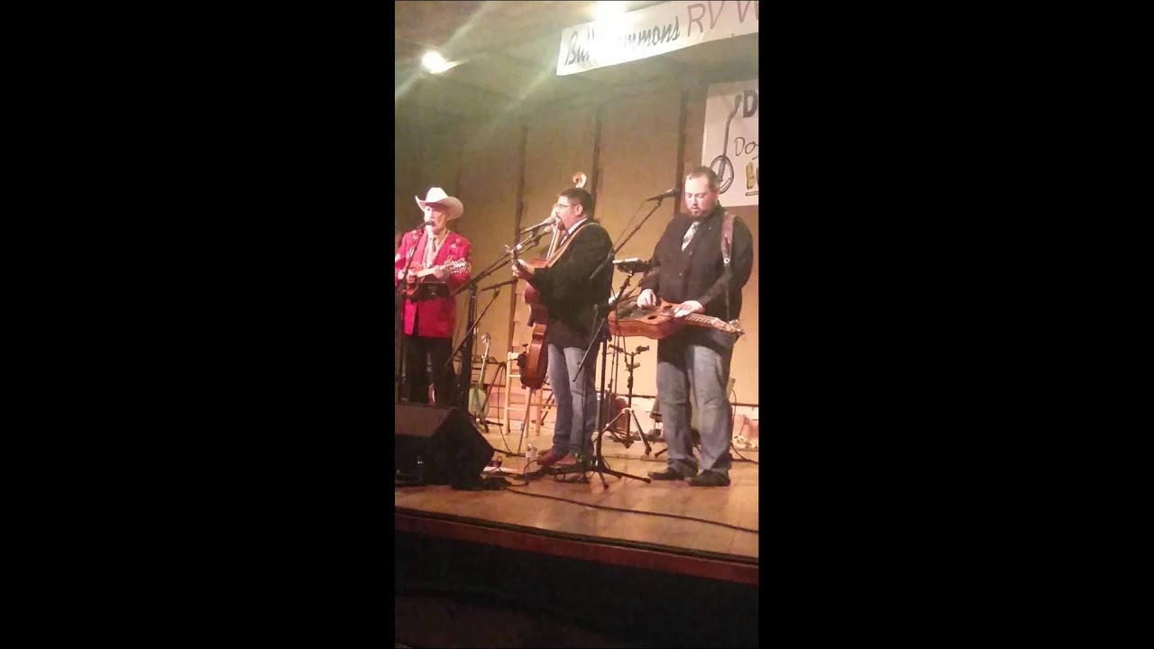 Doyle Lawson and Quicksilver Featuring Dustin Pyrtle Doyle cutting up ...