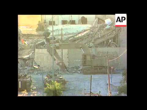 Arafat's compound under siege, Israeli tanks, bulldozers