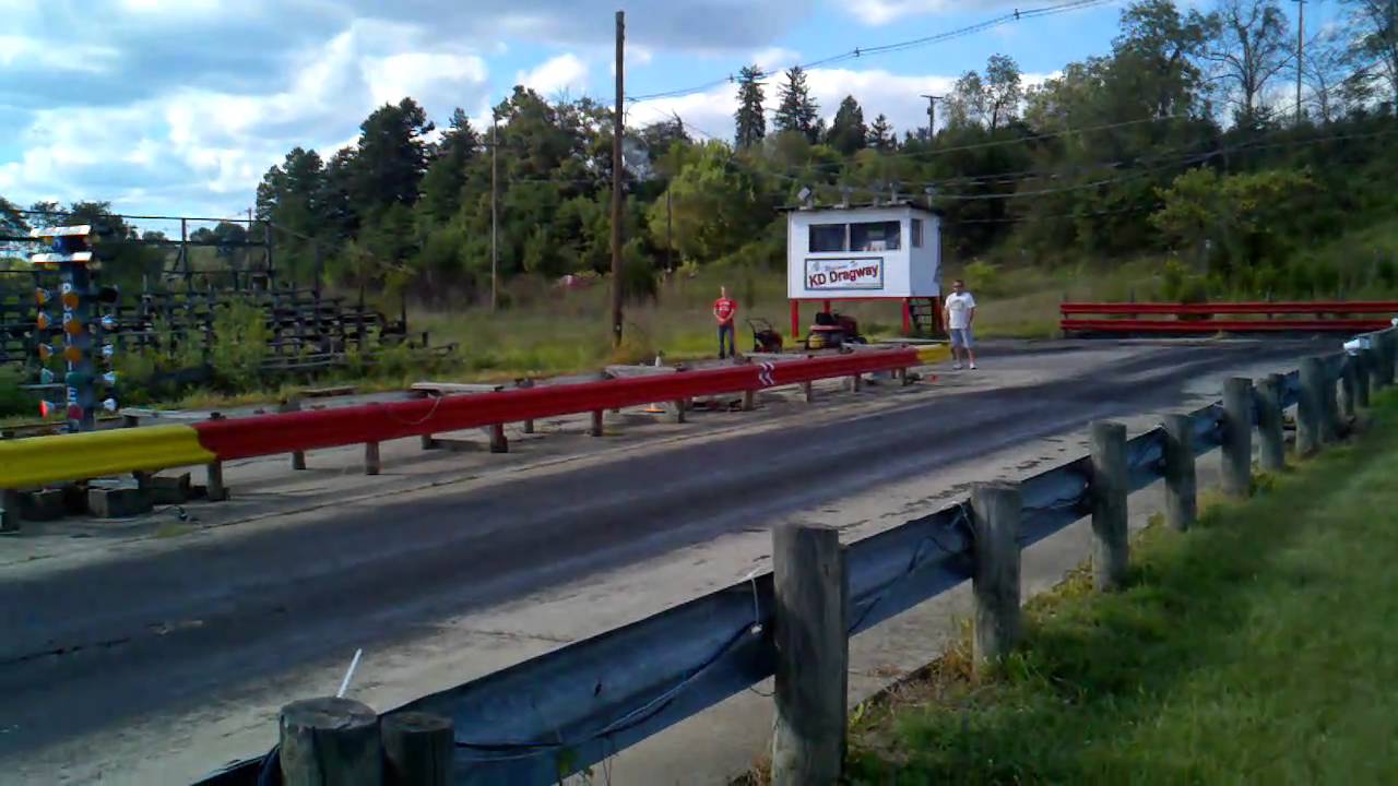 racing @ k d dragway - YouTube