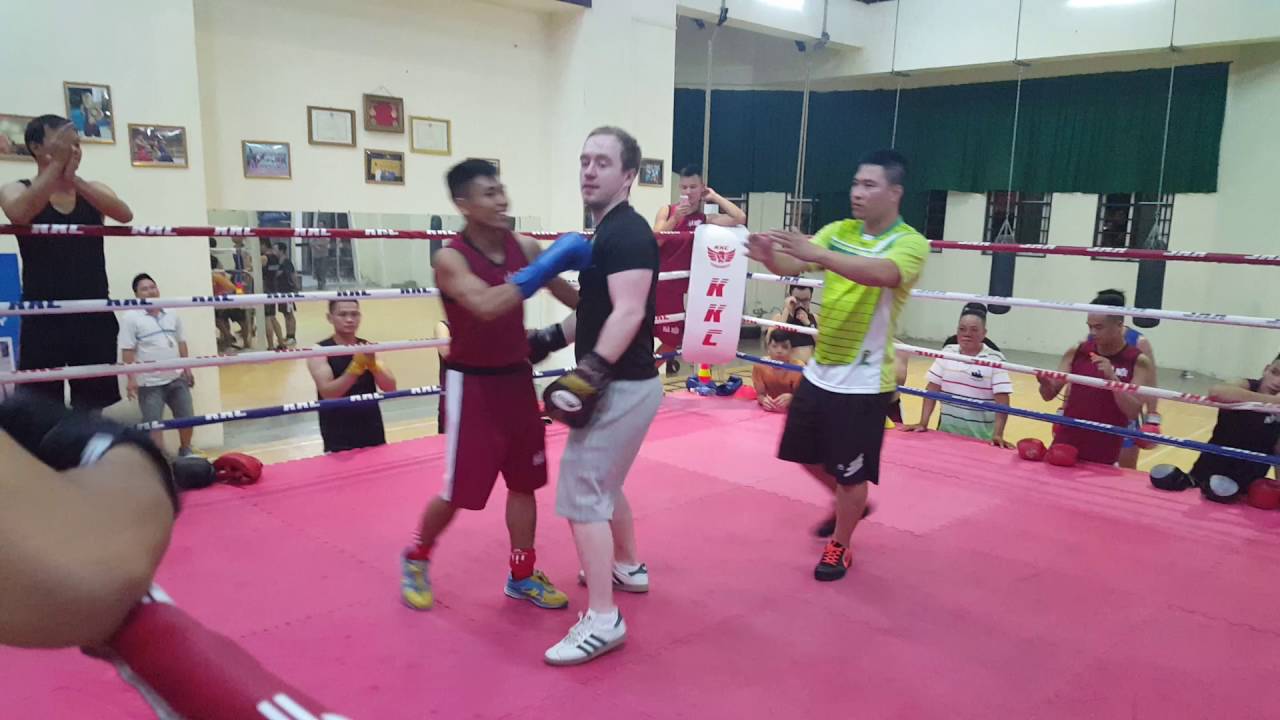 KKC Boxing : Kiên Nấm 52kg vs Daniel 75kg - YouTube