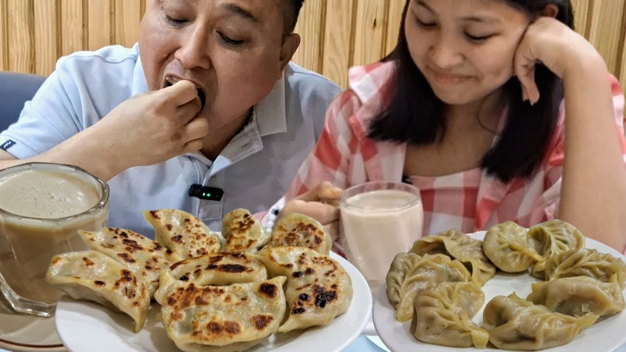 KOTHEY MOMO & STEAM MOMO WITH BUTTER TEA || HYOLMO KITCHEN MKT DELHI ...