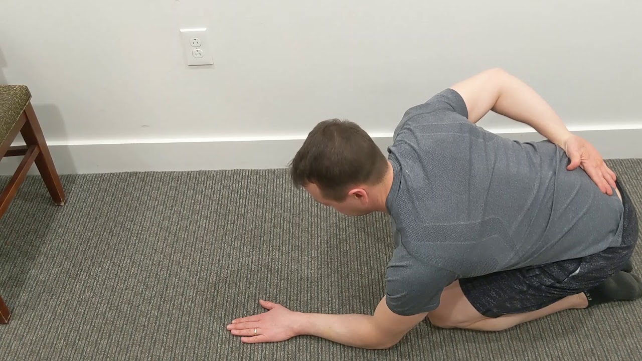 Thoracic Rotation Lumbar Lock - YouTube