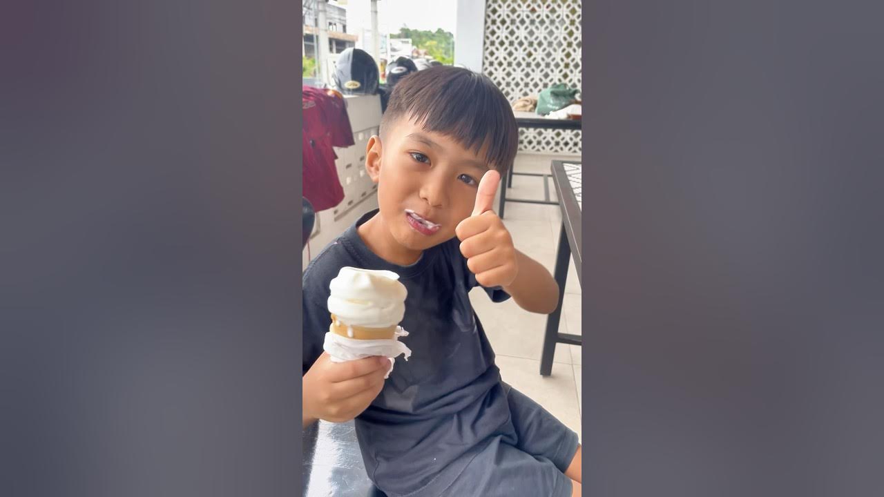 Makan Ice Cream Bersama Adek #viralshorts #icecream #happy #viralvideo - YouTube
