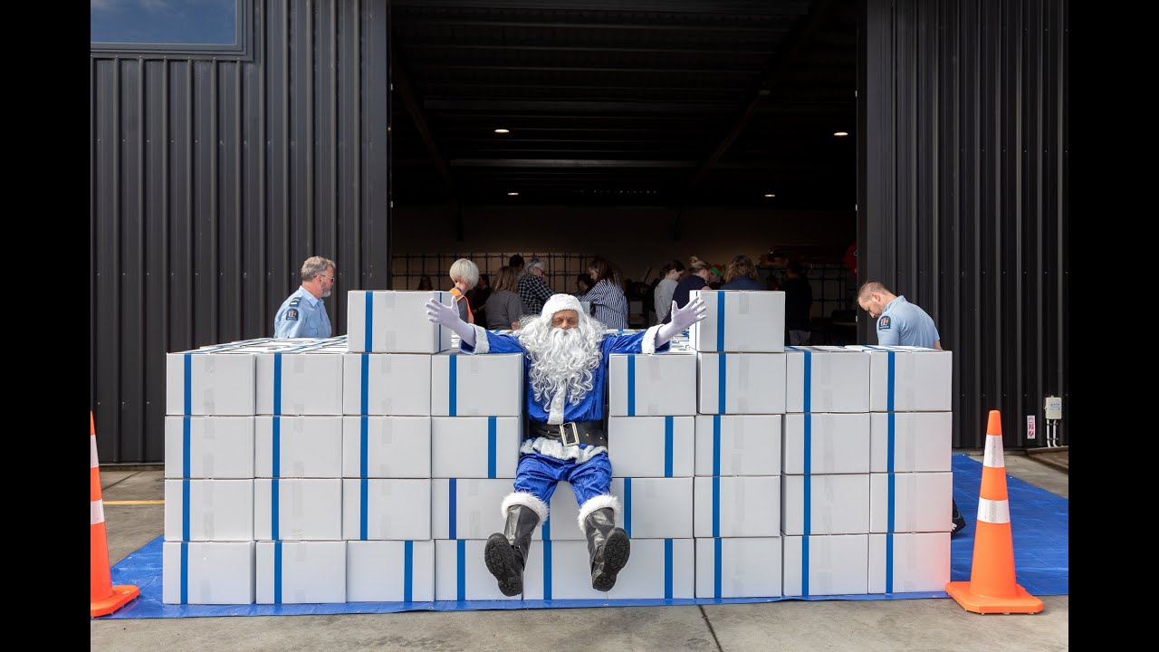 Blue Santa Video - YouTube
