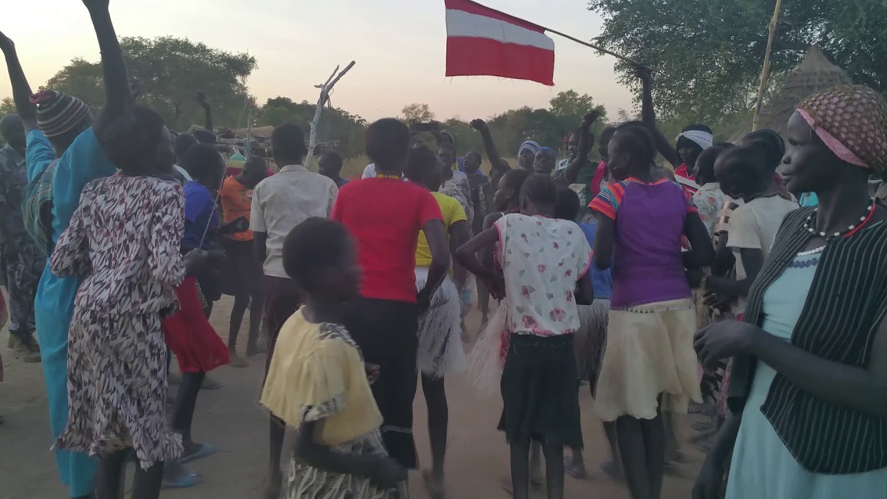 Anyiel Kuac's Girl in Malual Deng Ngor - YouTube