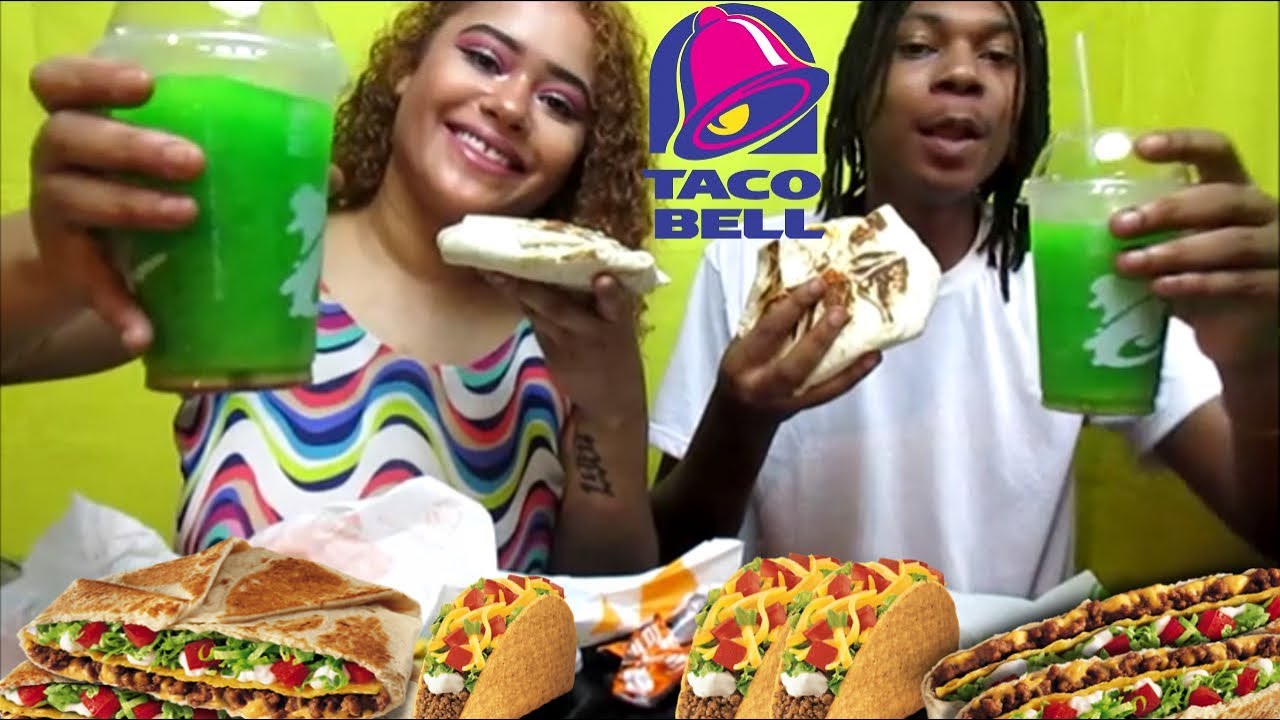 DOUBLE CRUNCHWRAP SUPREME TACO BELL MUKBANG - YouTube