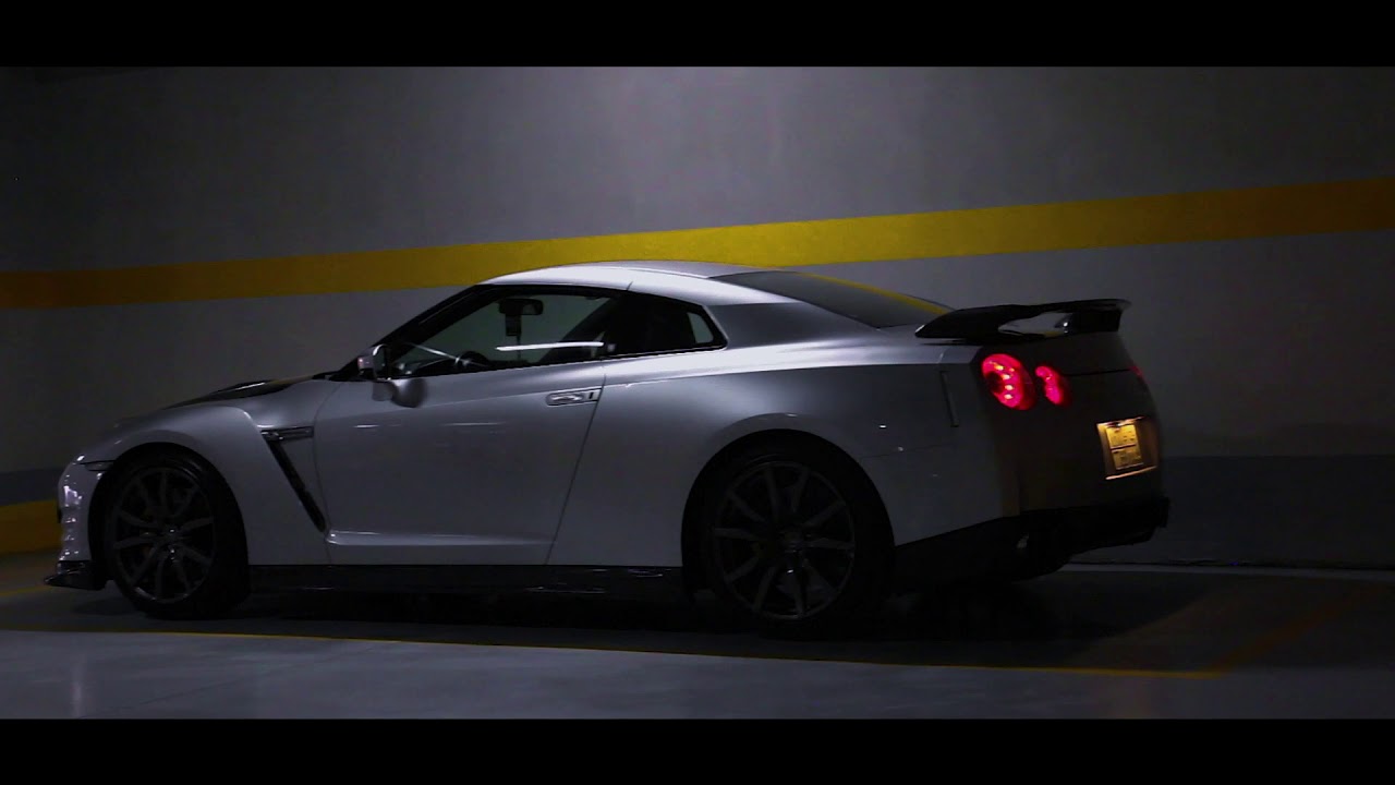 Kinght silver:; GTR-R35 - YouTube