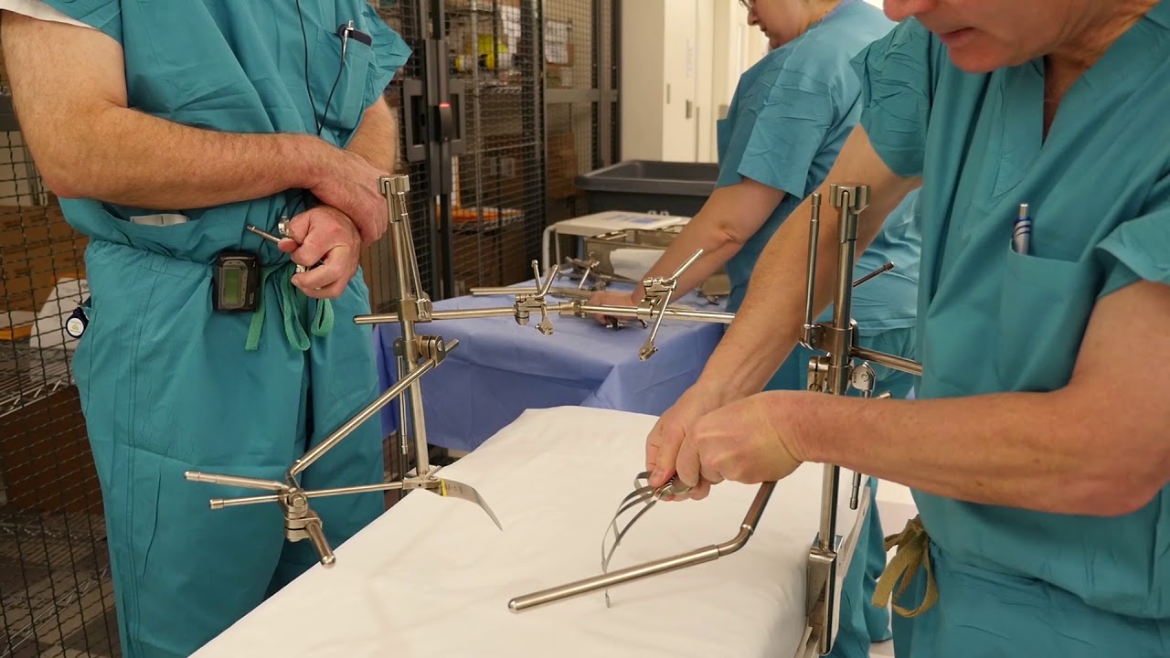 Thompson Retractor - YouTube