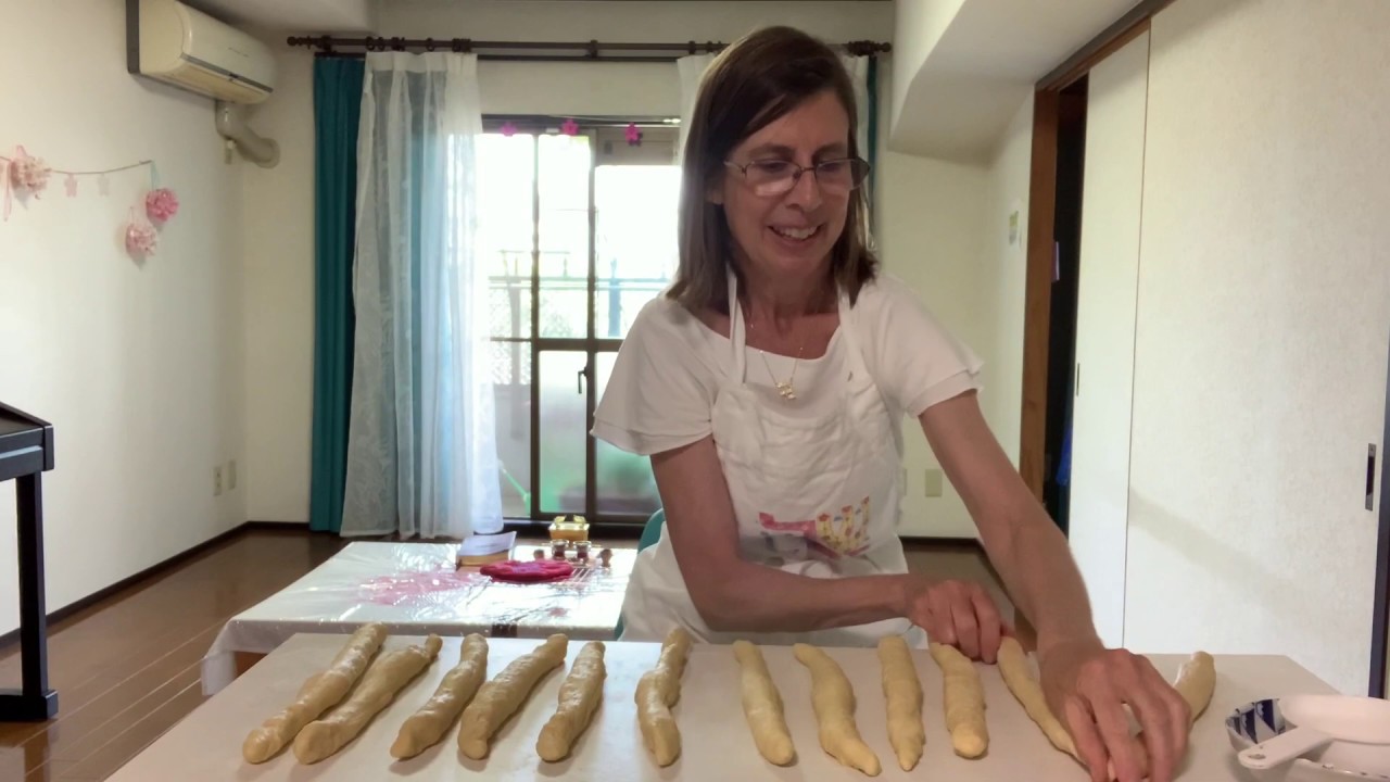 Two Shavuot loaves, part 3 - YouTube